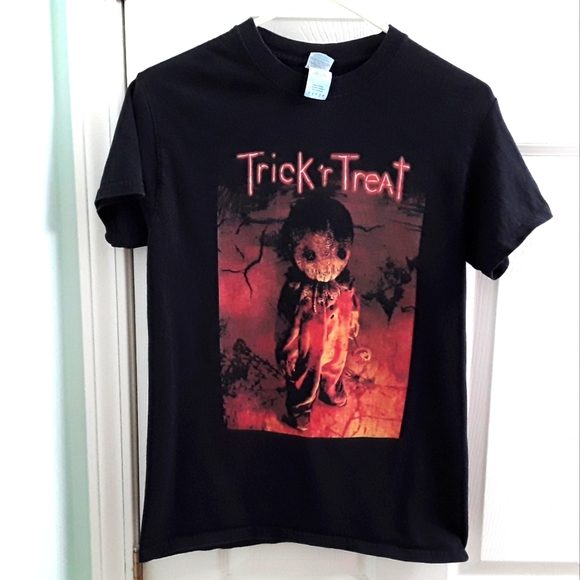 Hot Topic | Shirts | Trick R Treat Sam Horror Graphic Tee Y2k | Poshmark